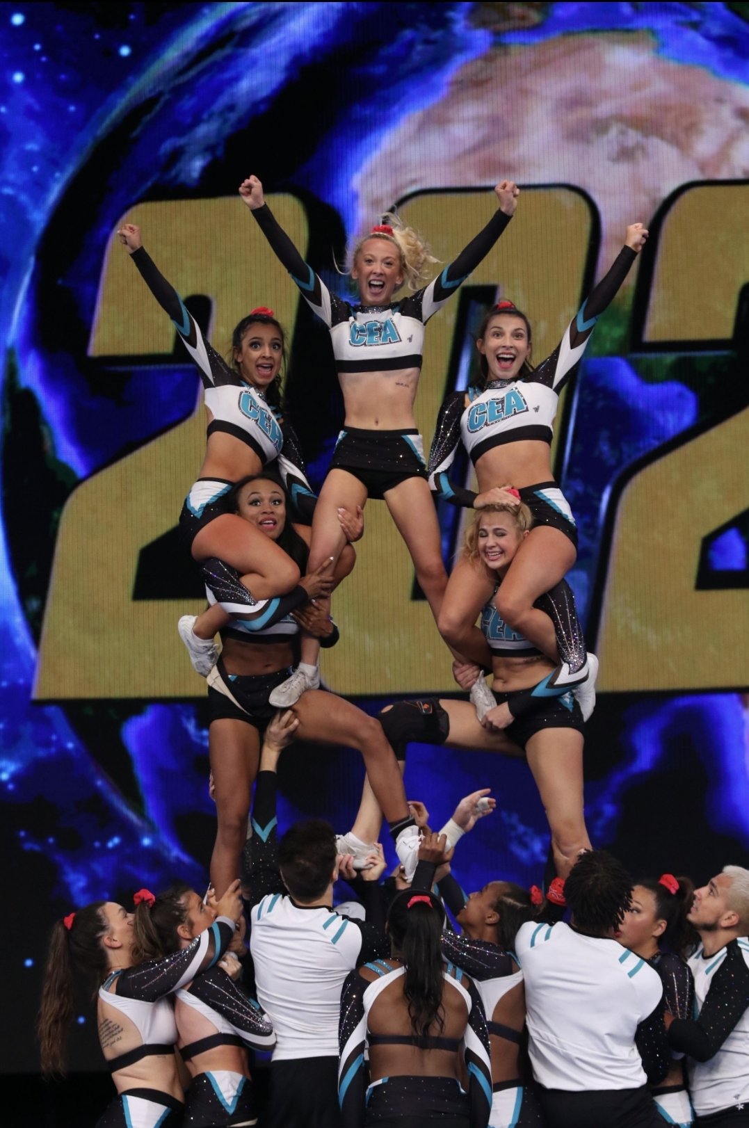 Cheerleading Stunt Pyramid