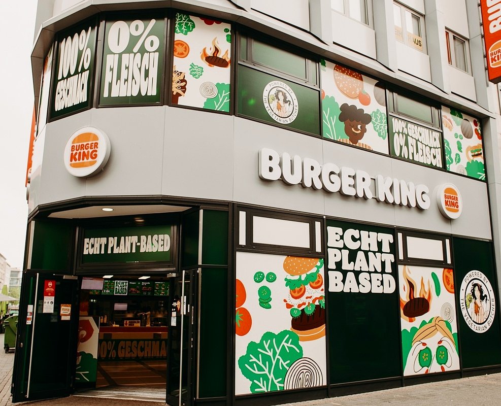 Vegetarian Butcher on Twitter: "WORLD PREMIERE 💥 World's first plant-based Burger King ...
