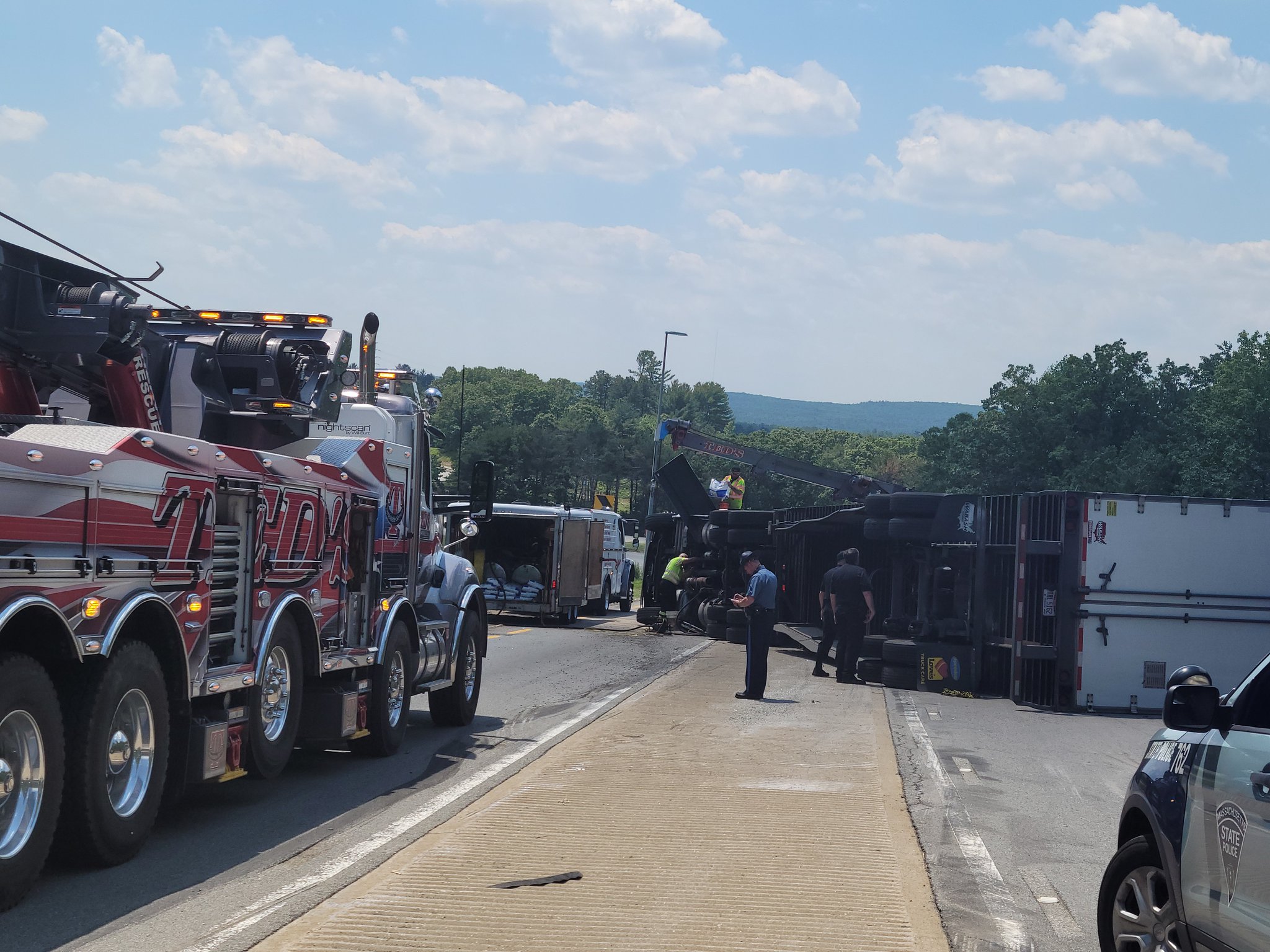 Mass State Police On Twitter Troopers On Scene Of A Tractor Trailer