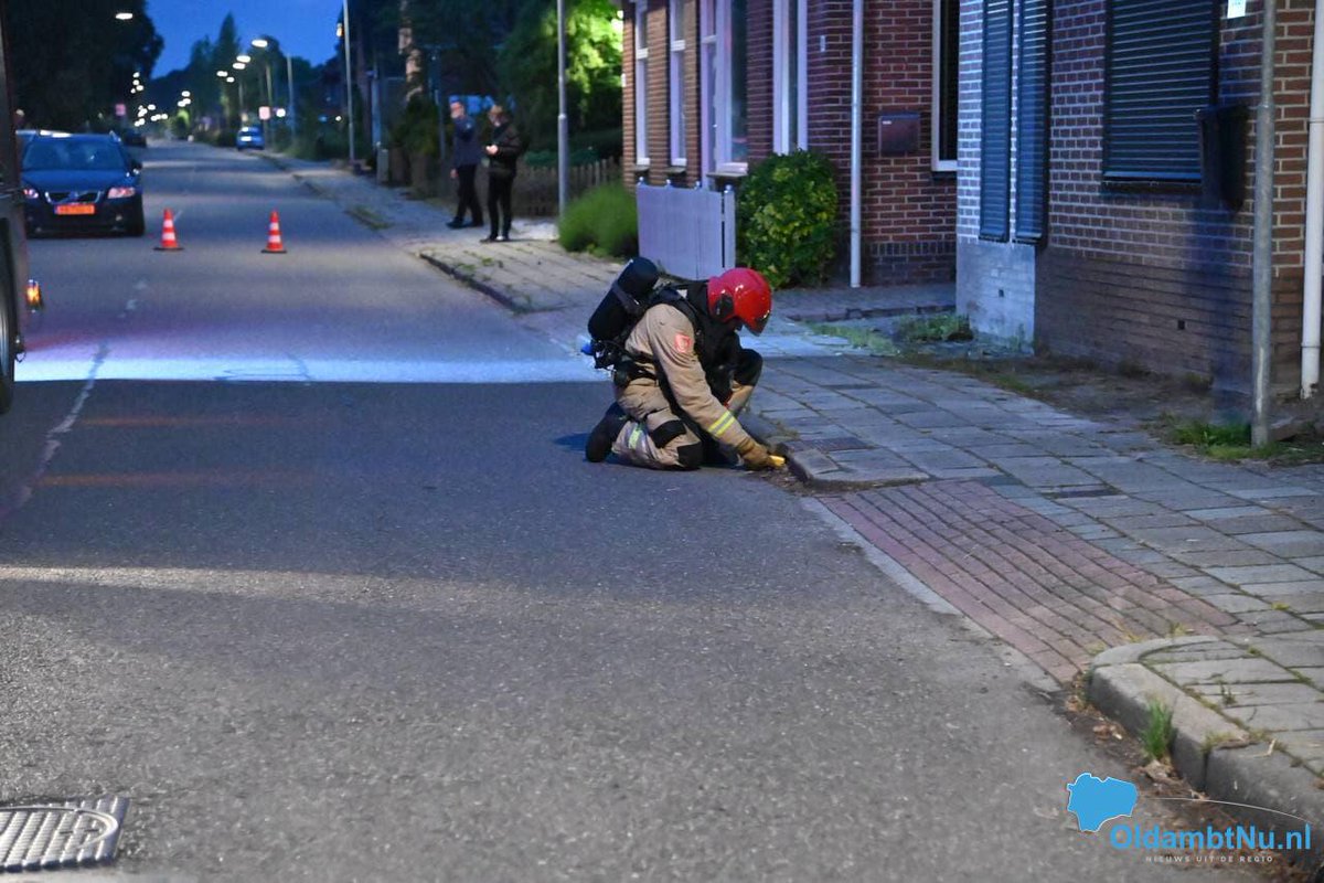 Benzinelucht in riool laat brandweer uitrukken.. - Oozo.nl