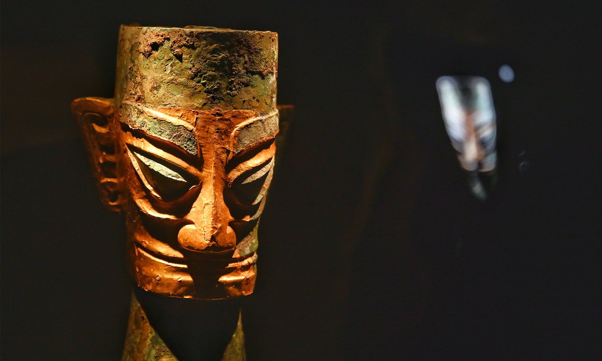 The "Light of Ancient Sichuan" exhibition of unearthed cultural relics ...