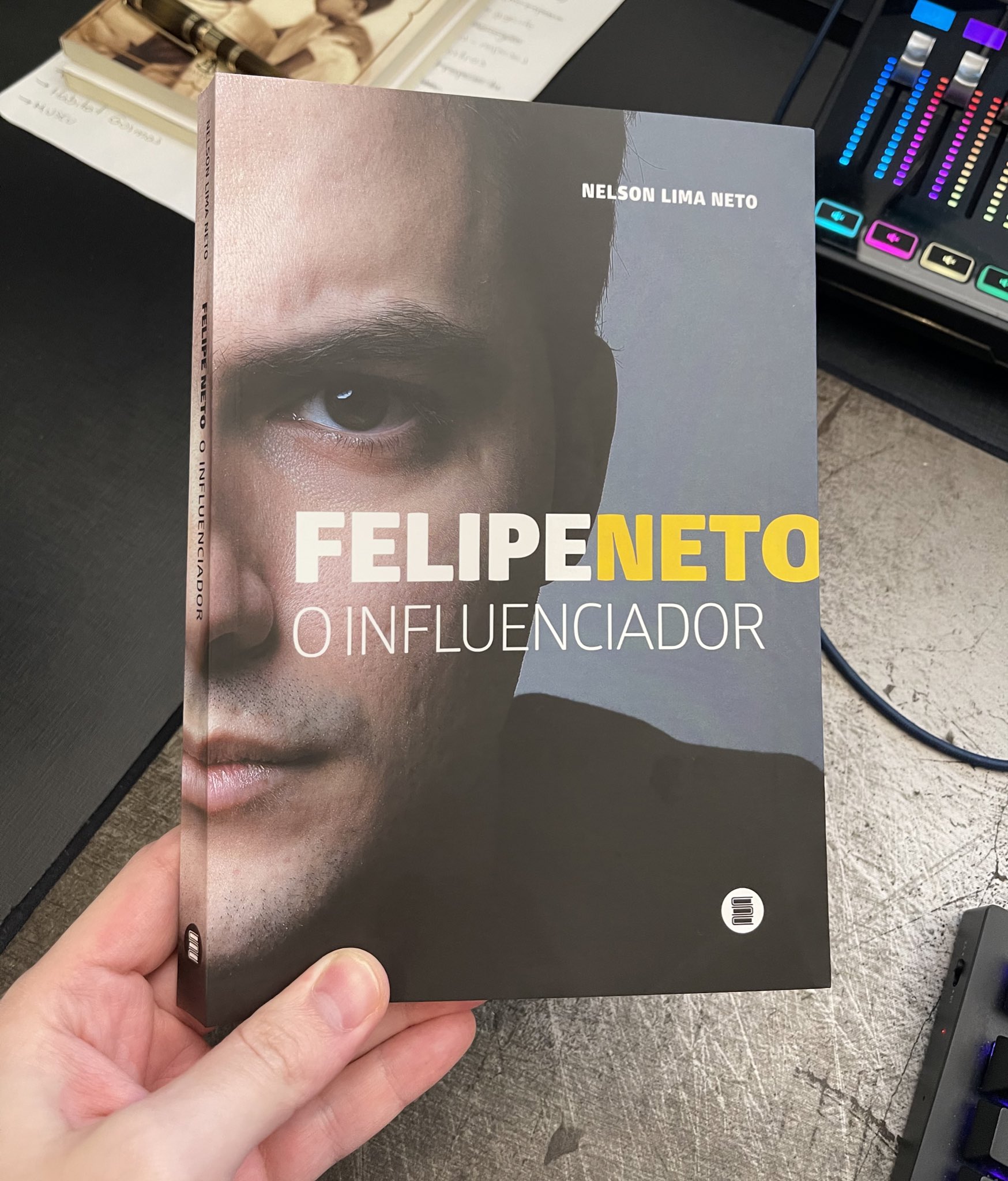 Felipe Neto on Twitter: "1) Terminei “Felipe Neto - O Influenciador”, de Nelson Lima Neto. Foi ...