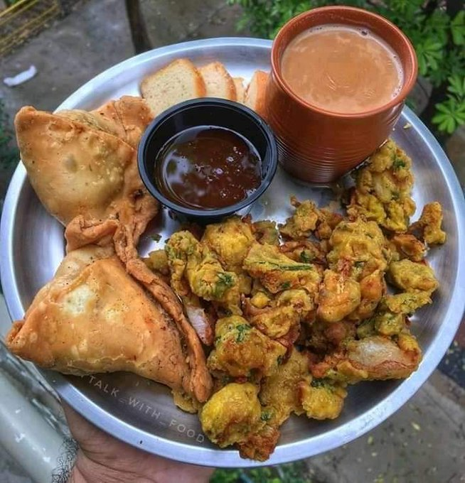 Tea With Samosa