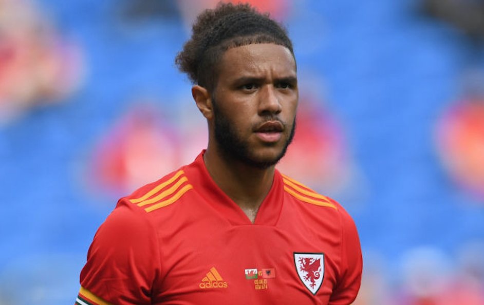 Leeds forward Tyler Roberts signs new three-year deal - Football Extras