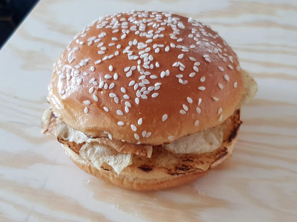 Adam Binnie on Twitter: "Don't mean to show off or anything but I just made a crisp sandwich in ...