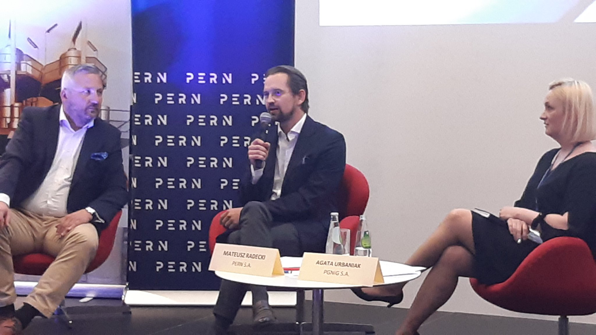 PERN SA on Twitter: "Mateusz Radecki, wiceprezes @pern_sa na #naftagazchemia2021 o ...