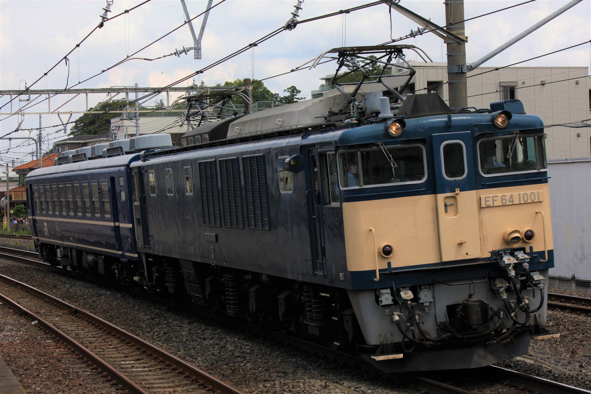 ながぬま on Twitter: "回9840レ EF64-1001+オヤ12-1＠宮原 単9841レ EF64-1001＠赤羽 各所人がえぐかった https://t.co ...