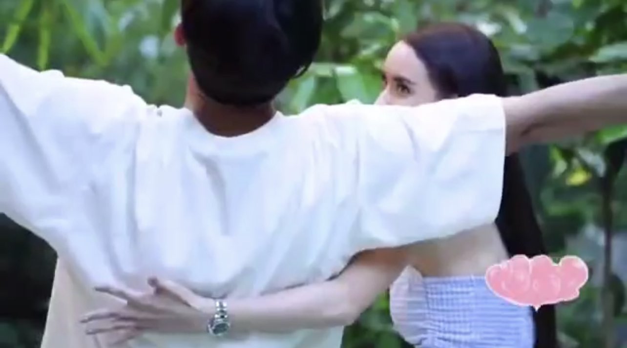 บ้านหัสรินทร์ 🐼 𝑩𝒂𝒂𝒏𝒉𝒖𝒔𝒔𝒂𝒓𝒊𝒏 on Twitter: "แดดแรงอ่ะหน้าดำ แต่เจอเธอจัง ๆ อ่ะหน้าแดง 😍🥰 #StarcamX ...