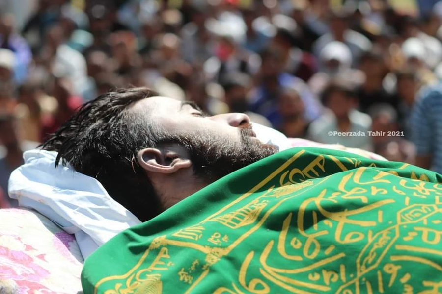 Junaid Bhat Photographer on Twitter: "Thousands attend funeral procession of slain youth amir ...