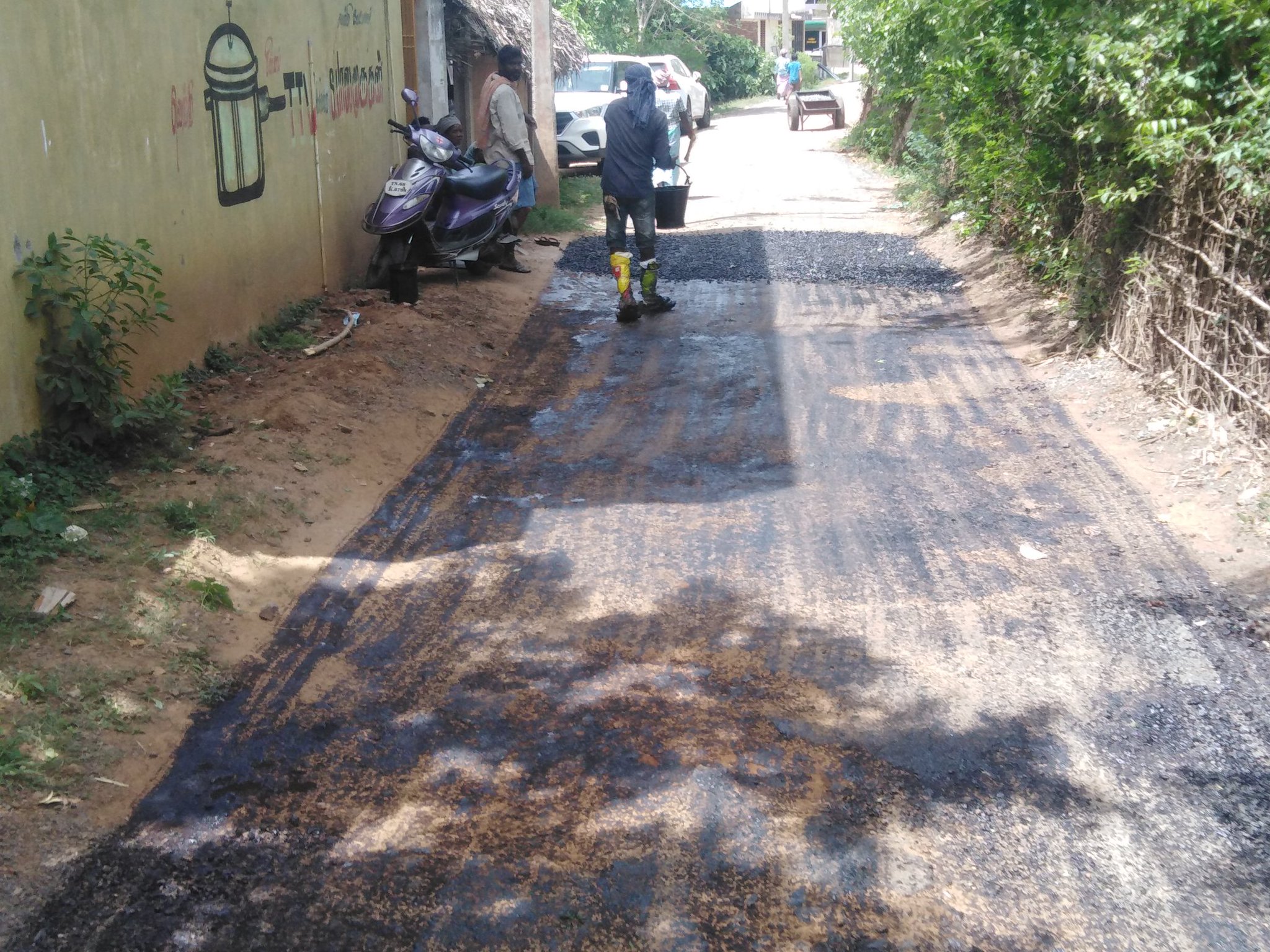 Smktamil On Twitter New Tar Road Is Being Installed On The Old Tar smktamil-on-twitter-new-tar-road-is-being-installed-on-the-old-tar