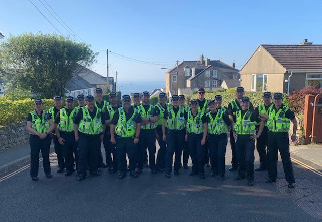 Cotswolds Police On Twitter Officers From The Cotswolds Neighbourhood