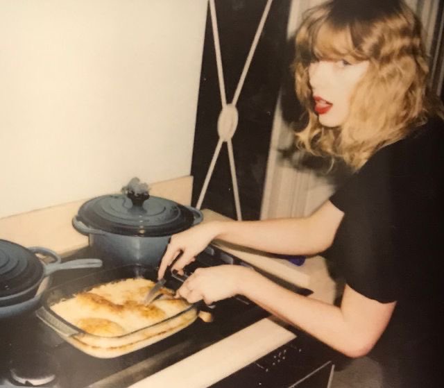 Taylor Swift Cooking