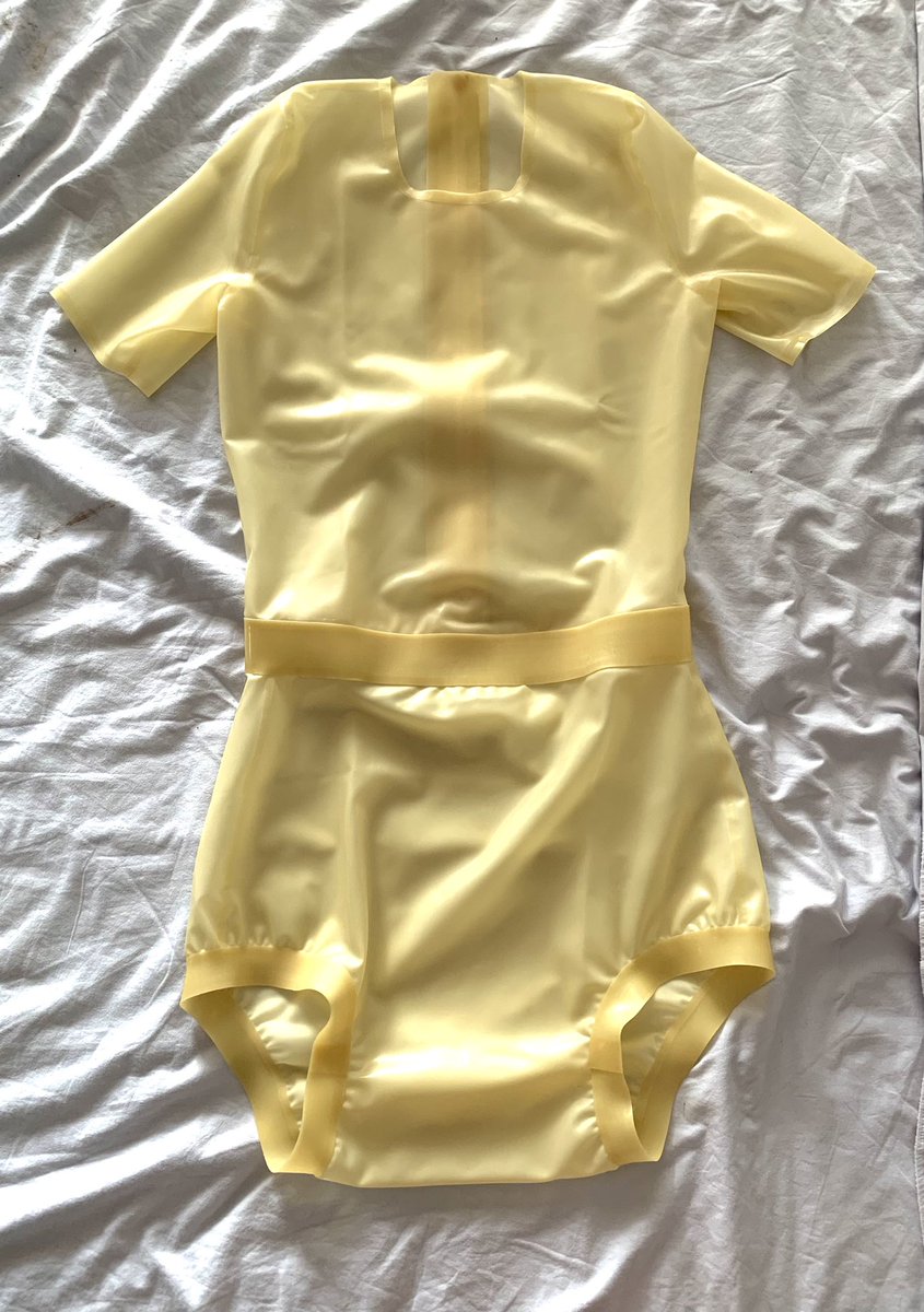 New onesie in transparent natural latex 😀 Thanks as ever to @KinkyDiapers!