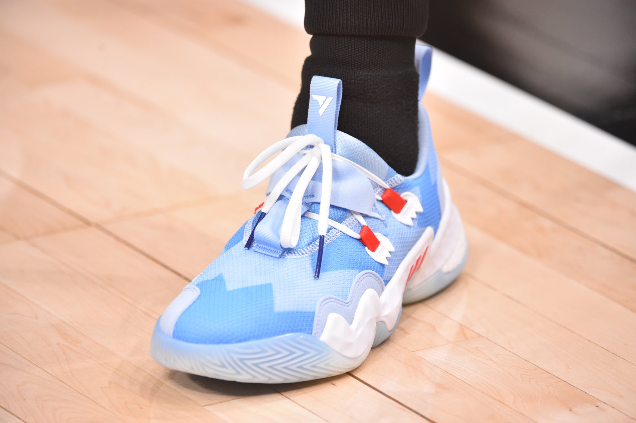 38％割引【送料無料キャンペーン?】 Trae Young 1 バスケットボール その他スポーツ-OTA.ON.ARENA.NE.JP