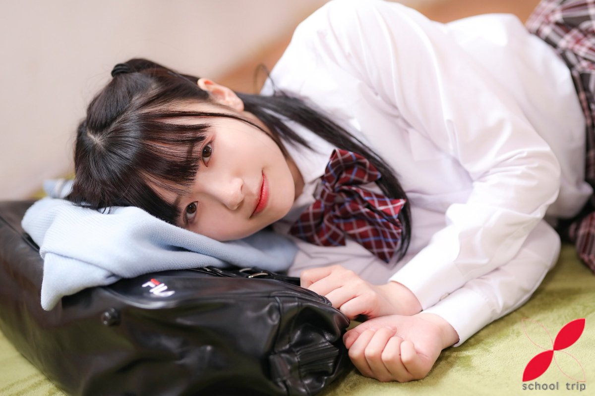 デジタル写真集[school trip] Twitterでは写真集未掲載カットをアップしています！ #RT大歓迎 モデル：#こまめ 衣装：#制服 その他 #セーラー服 #ブルマ #スクール水着 ...