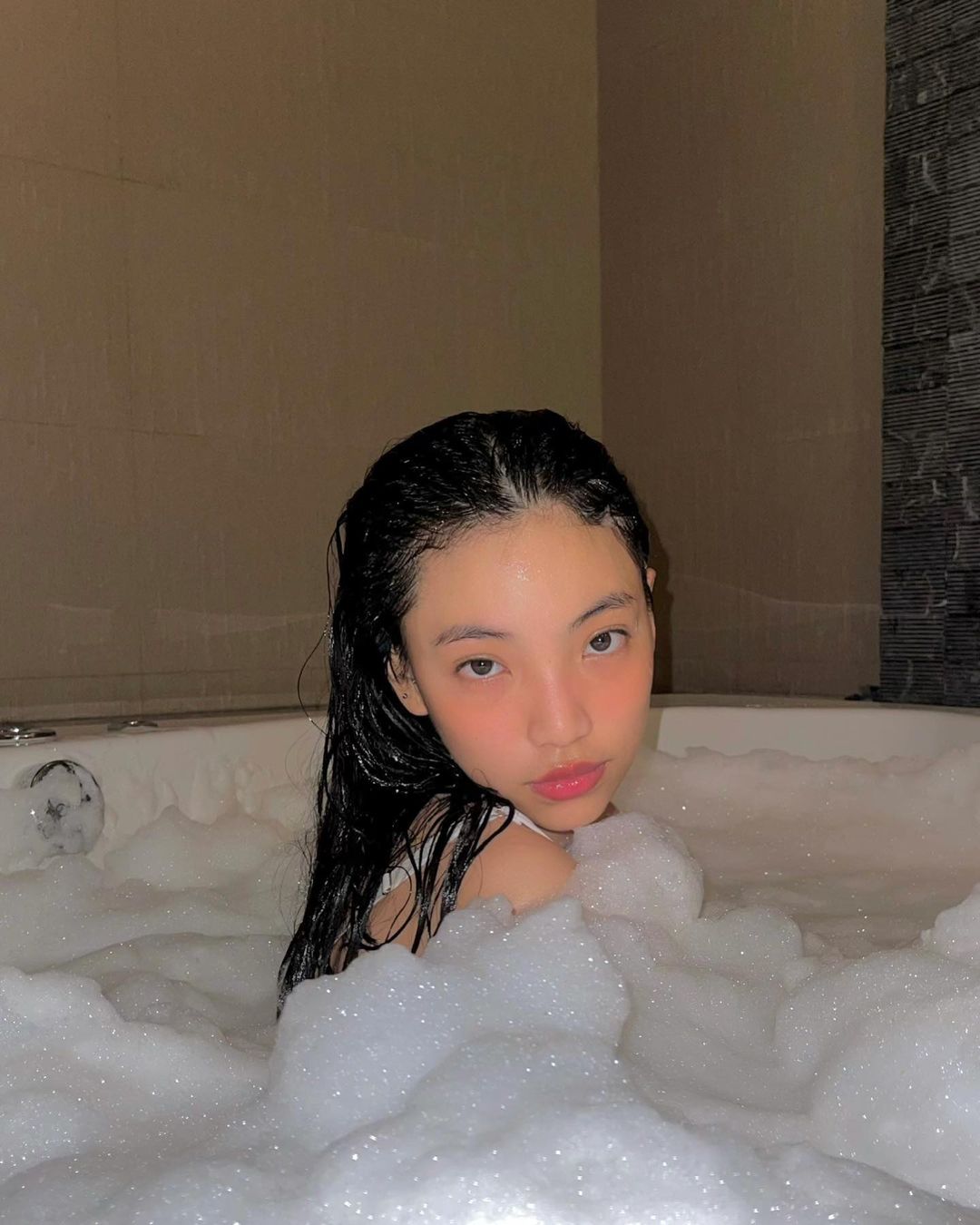 Taaoem 4eve FC Official on Twitter: "วันนี้อากาศร้อนจริง สงสัยต้องลองแช่อ่างแบบตาออมบ้าง เครดิต ...