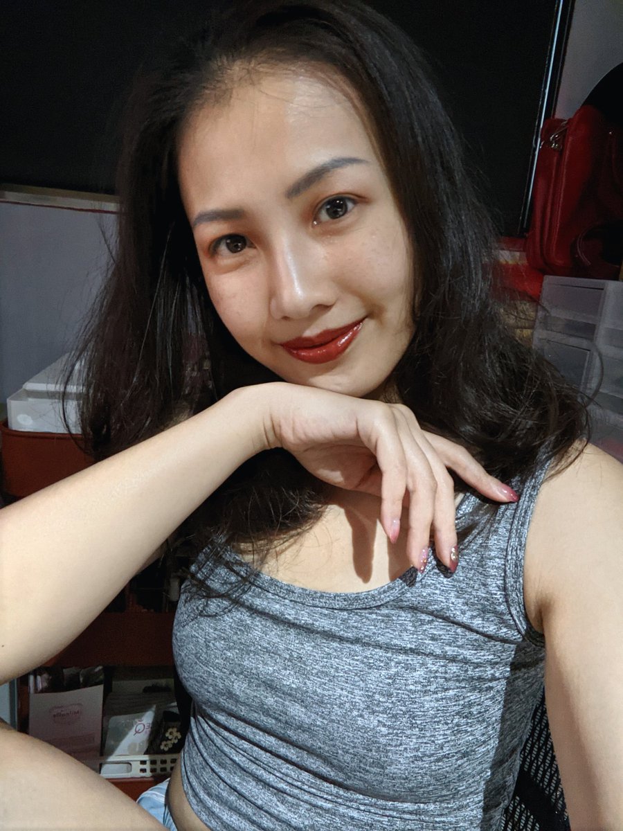 今天有化妝 ️ #激凸 #化妝 #唇膏 #唇色 #自拍 #激凸 #化妝 #唇膏 #唇色 #自拍 Sama Tsai @samatsai