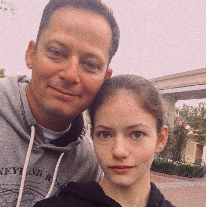 Mackenzie Foy And Parents