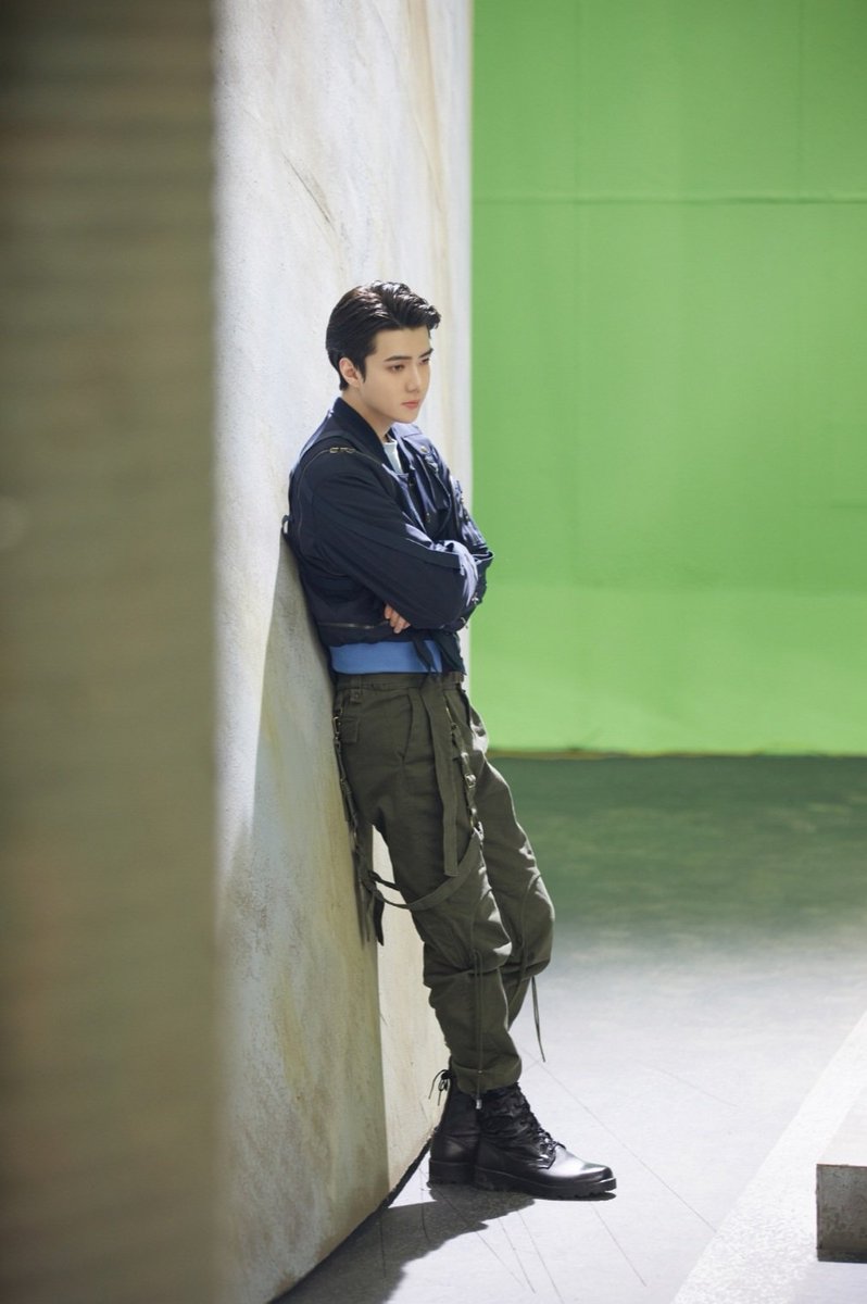 KaiSoo Month 🐻🐧 | X-ËXØ-L | Shëℓby on Twitter: "EXO Don't Fight the Feeling XR Gallery Hall 4 ...