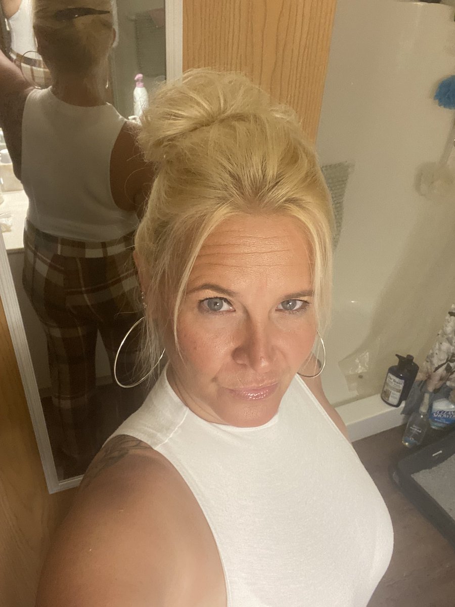 Ivy Carlson's Instagram, Twitter & Facebook on IDCrawl