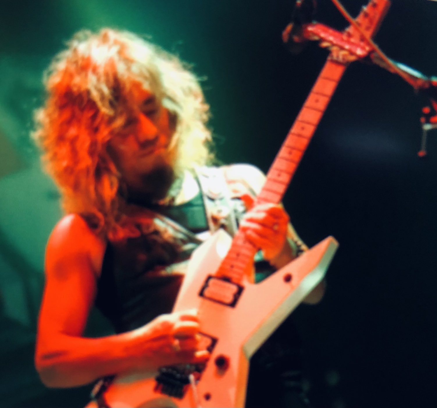 LOUDNESS_OFFICIAL on Twitter: "RT @loudness222: LOUDNESS 来月ようやく開催される大阪公演と8月開催の東京追加公演もお楽しみに ...