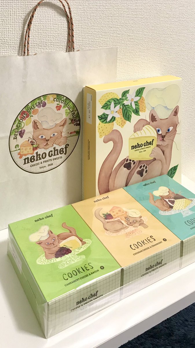 「東京駅にあるneko chefというお菓子屋さん 水沢そらさんが描かれた絵が本当」|西村培の漫画