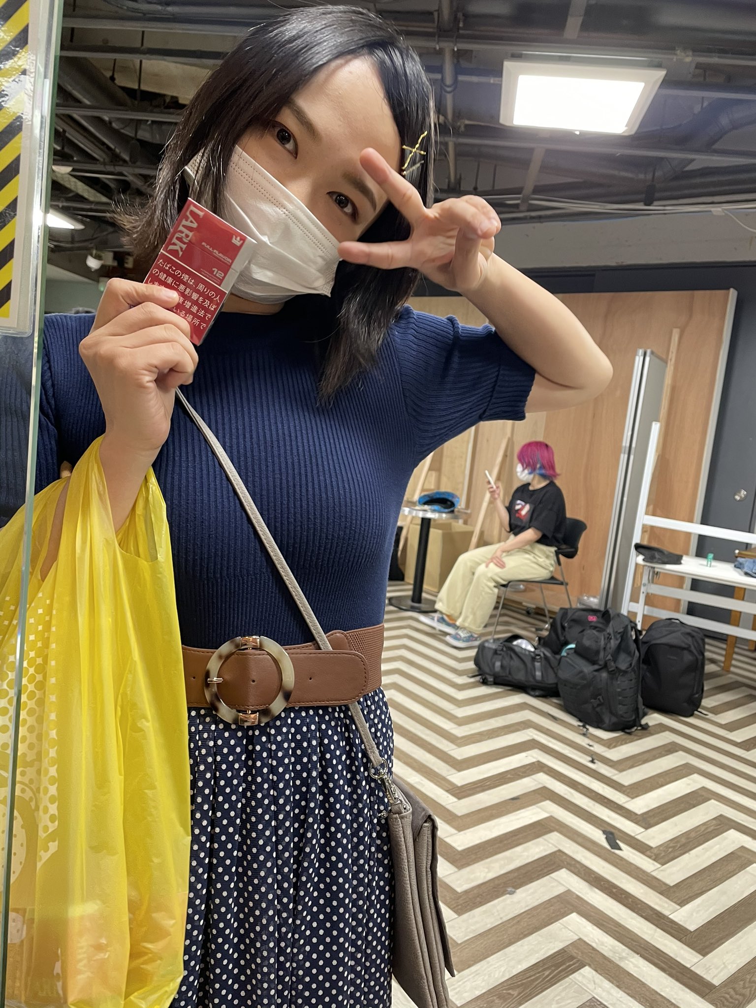 ザ・マミィ 酒井貴士 On Twitter なんでか岩倉さんがめちゃくちゃタバコ貢いでくださりました。本当ありがとうございます。