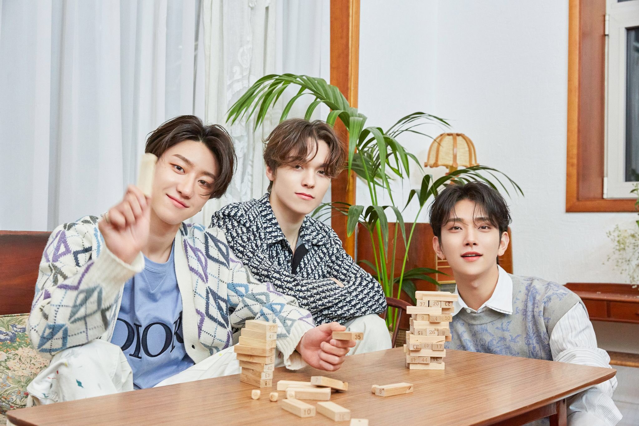 SEVENTEEN Fancafe & Weverse on Twitter: "SEVENTEEN [Your Choice] 자켓 촬영 Behind Sketch #SEVENTEEN ...