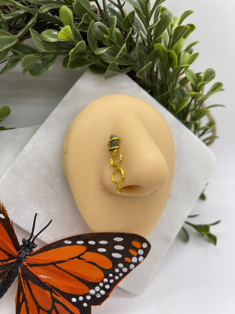 「Feel free to check out my art while yall」|DeAnn Wiley, MA, TLLPのイラスト