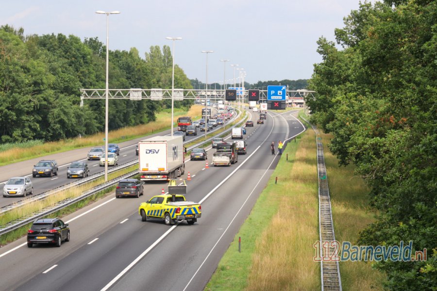 Flinke file door ongeval op snelweg A1 bij #Terschuur. 112Barneveld. - Oozo.nl