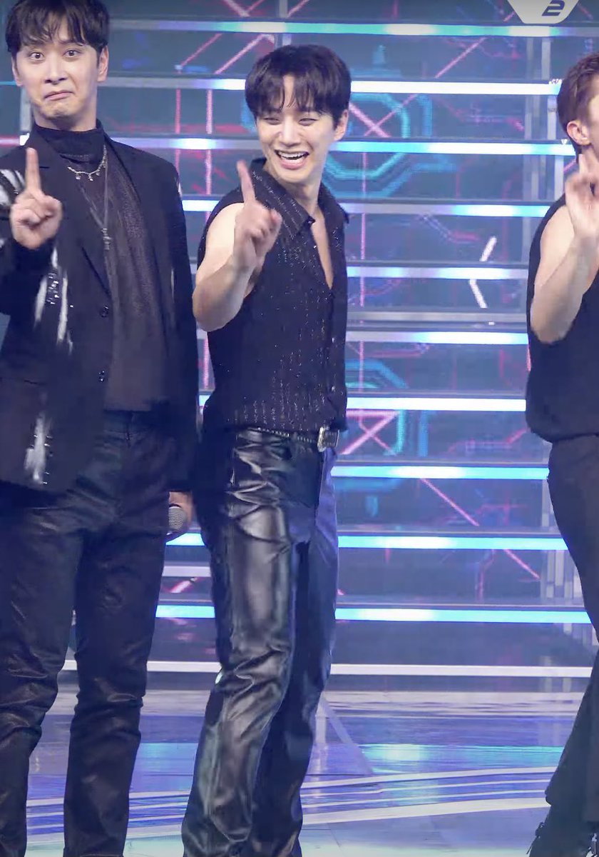 Chansung Hands Up