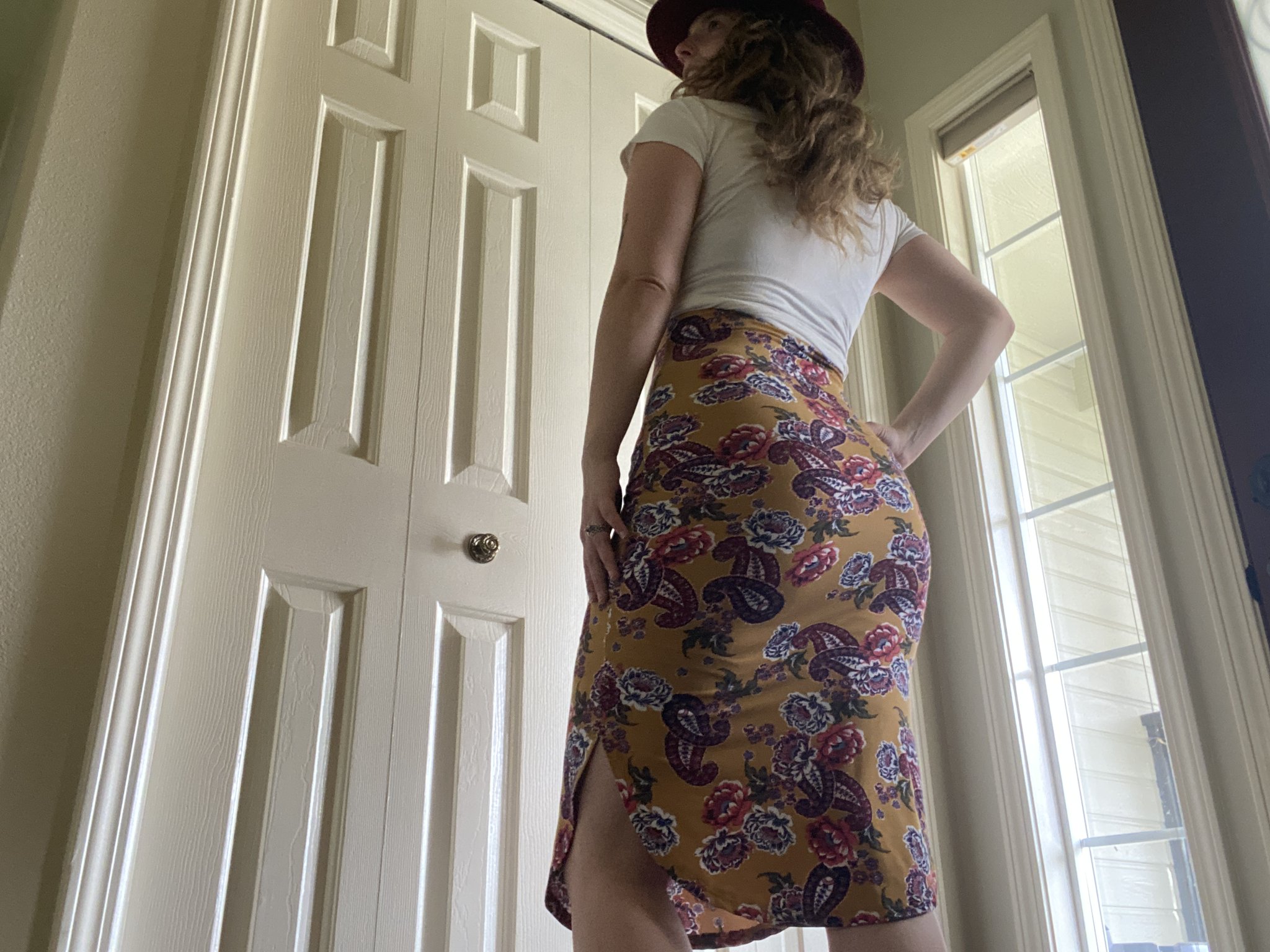 Harper The Fox 🦊 Top 12 Of On Twitter I Bet Youd Like To See Whats Underneath The Good