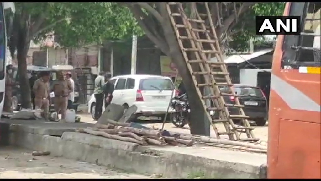 ANI UP/Uttarakhand on Twitter: "Lucknow ATS conducts searches in Kakori. Details awaited. https ...