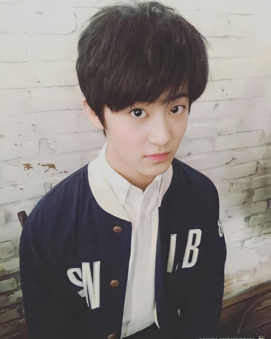 awa on Twitter: "[🍉 Day 4! ☆] 💌 : favorite picture from mark predebut — thisss-!! he looks so ...