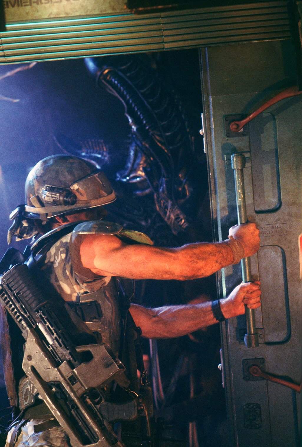 Alien Facehugger Jumping