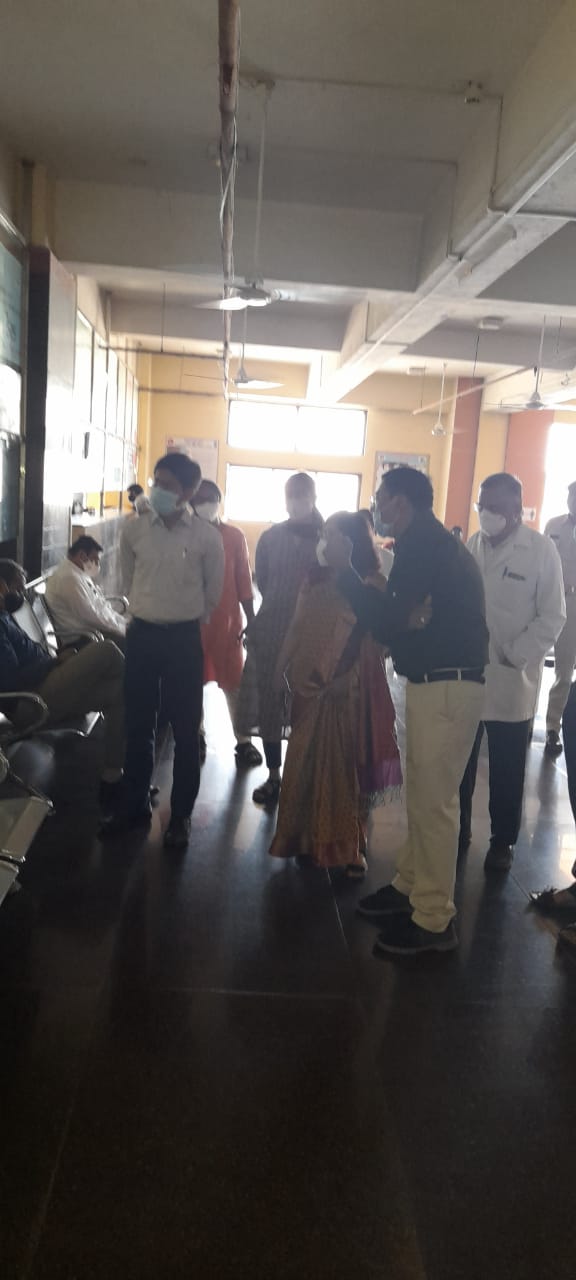 DDO Valsad on Twitter: "Visited Civil hospital, Valsad along with Collector Ma'am ...