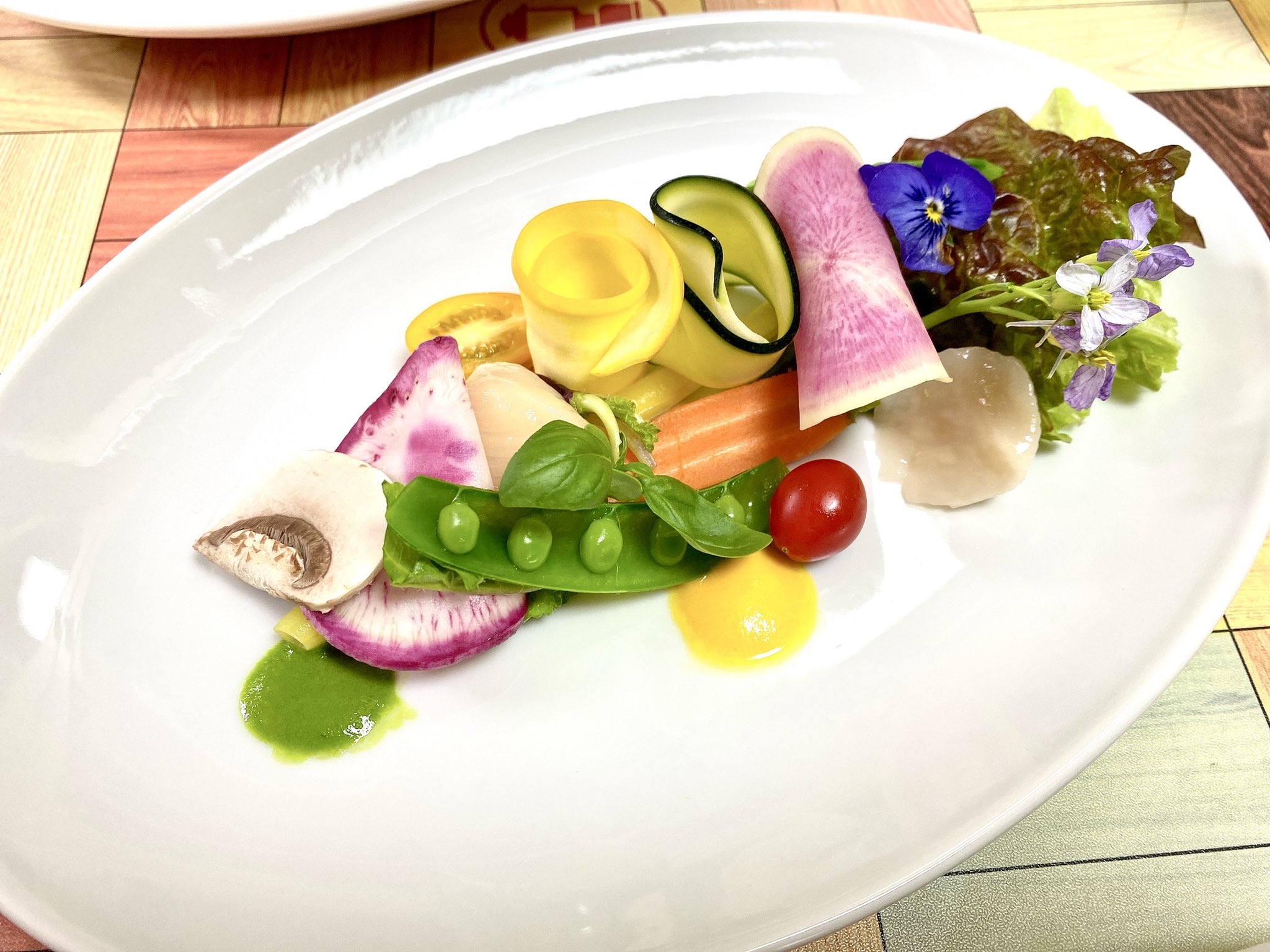 【公式】nomade kitchen on Twitter: "ご自宅への出張料理、法人様のケータリング、フルコースデリバリーや通販などお客様のご都合やご要望に合わせて料理を提供いたします ...