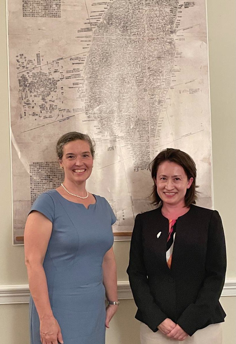 Taiwan envoy to the US meets with new AIT director : r/taiwan
