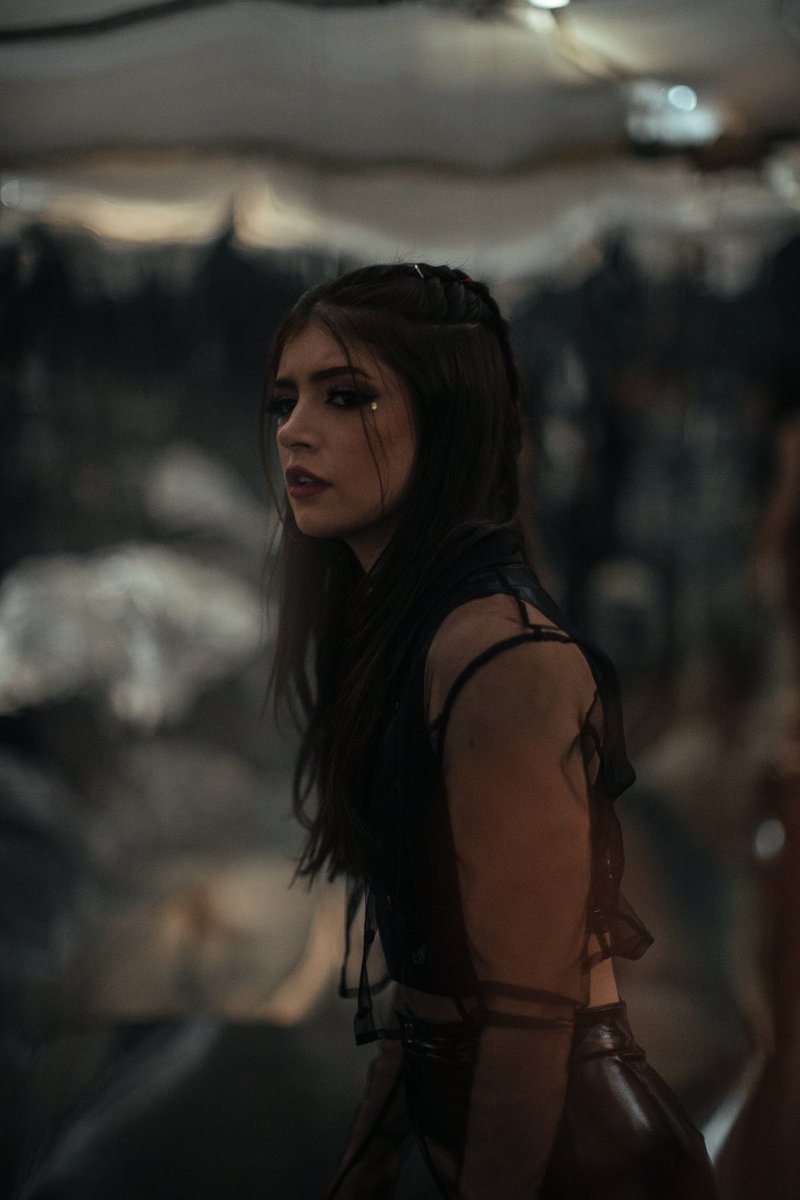 Chrissy Costanza Wallpaper