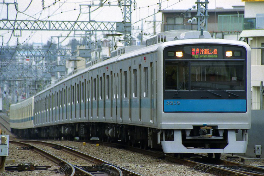 rugi on Twitter: "小田急3255F。出た当時、身内では好みの3000を追いかけるのが流行っていてよく撮りました。2次車唯一の江ノ島湘急充当編成です。 https://t.co ...