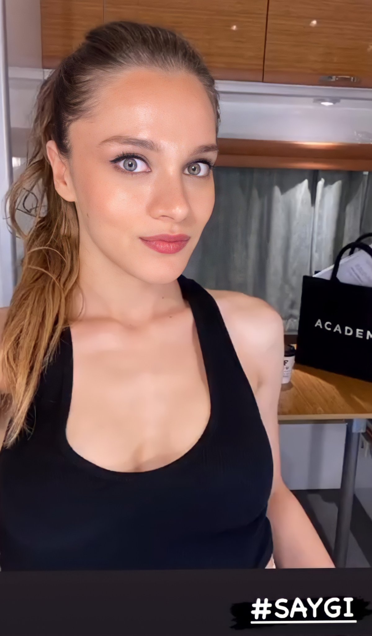 MiRan_Argentina🇦🇷 on Twitter: "Tan hermosa Miray #MirayDaner #SAYGI https://t.co/LnrckTJ5Sq ...