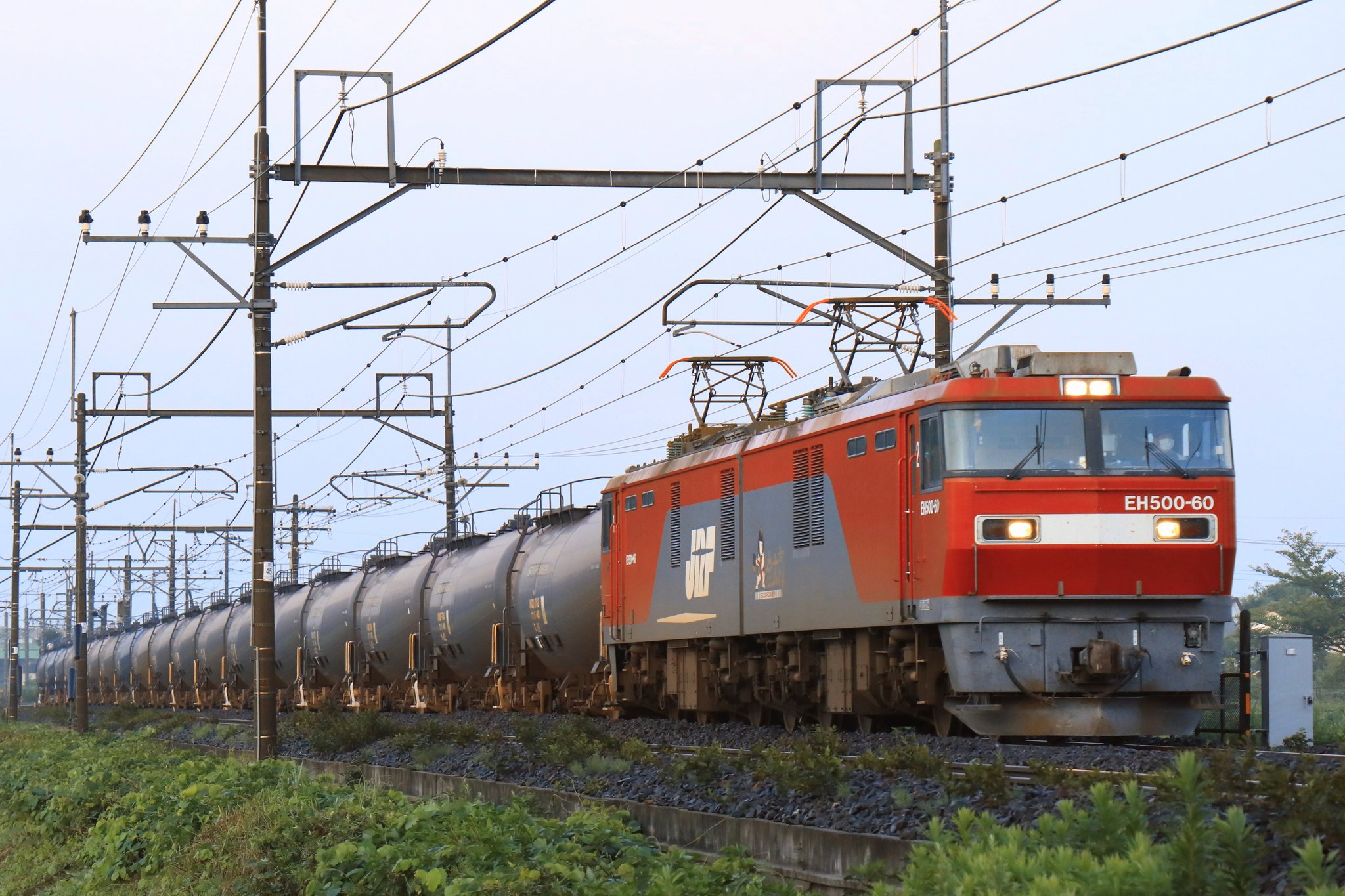 ボロホキ on Twitter: "2021年7月12日 ????レ EH500-60 18B 8583レ EF65-2096 18B 5分間で18B×2 架線柱まで日が当たってたが、あと少し ...