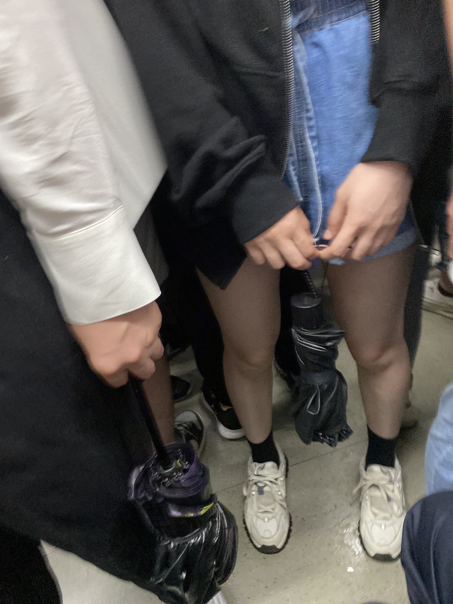 偷拍美女（接投稿 诚信接推广¥） on Twitter: "估计很多人操过了 https://t.co/0XH5DAxZ23" / Twitter