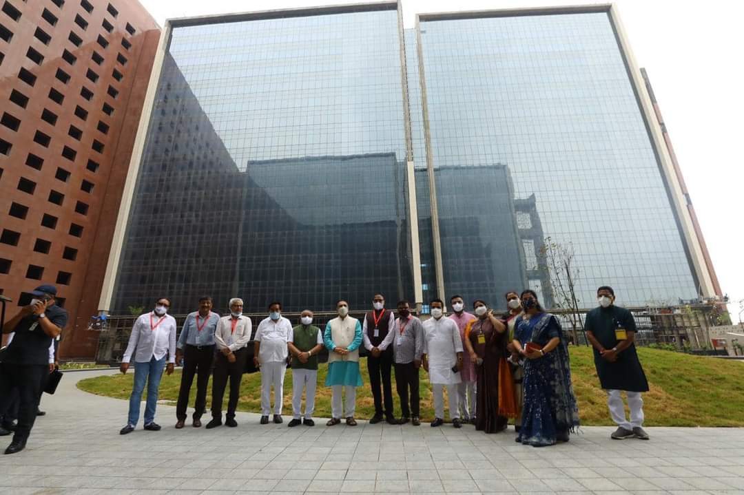 Surat Diamond Bourse may start functioning by the end of 2021 | DeshGujarat