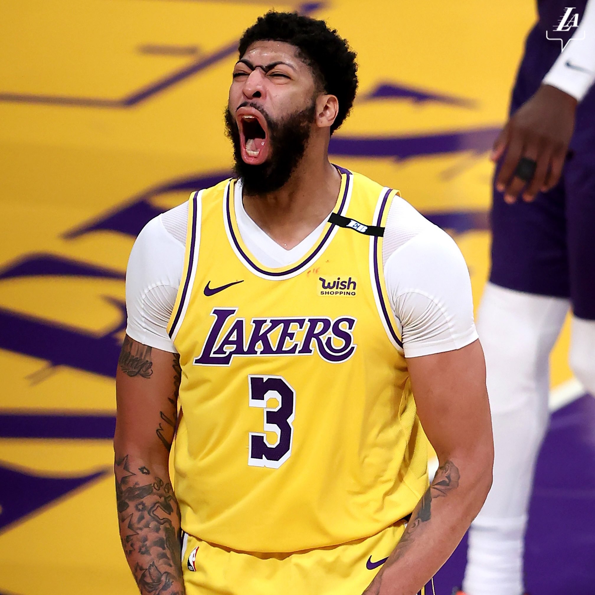 Lebron James Yelling Vs Lakers