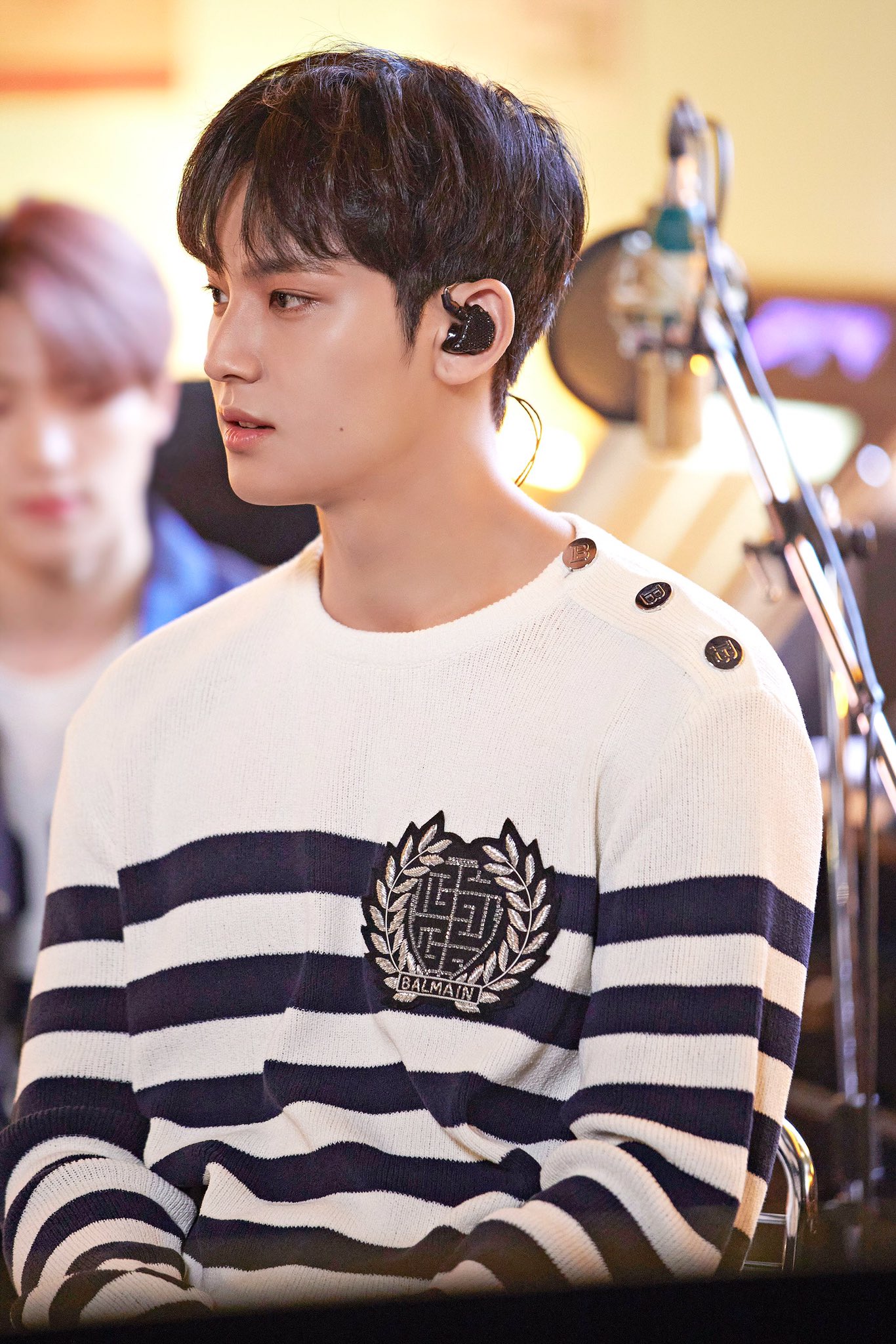 SEVENTEEN Fancafe & Weverse on Twitter: "SEVENTEEN Genius 'Open Mic' Behind Sketch #THE8 #디에잇 ...