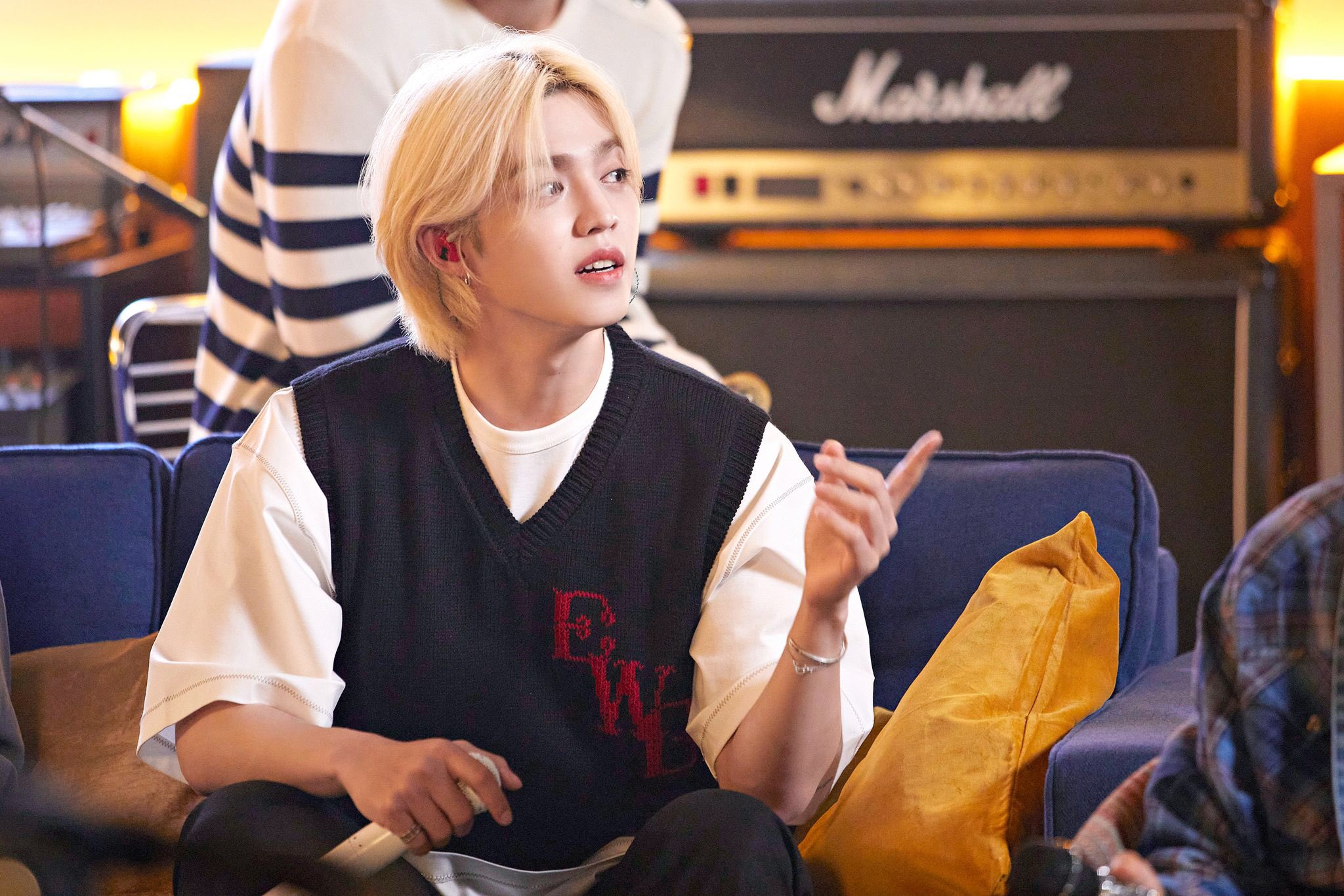 SEVENTEEN Fancafe & Weverse on Twitter: "SEVENTEEN Genius 'Open Mic' Behind Sketch #THE8 #디에잇 ...
