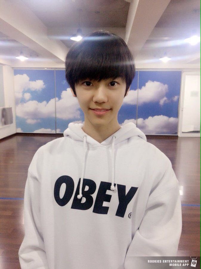 anin.🌹 on Twitter: "ᑯᥲყ 11 Q : Your favorite Jaemin outfit A : If it comes to outfit, this kind ...