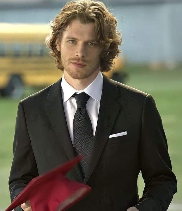 Klaus Mikaelson In Tux