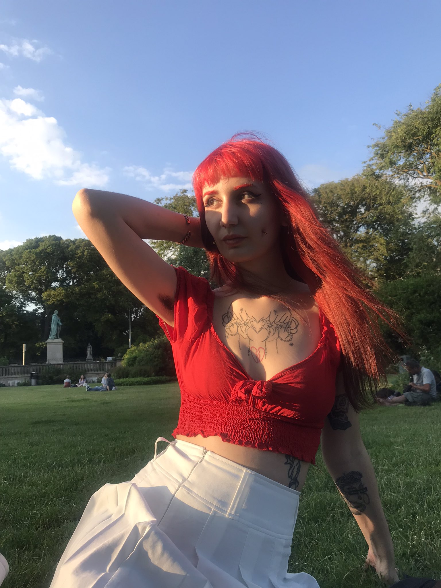 TW Pornstars - 1 pic. Miss Vera Violette 🇫🇷/🇬🇧. Twitter. Sunset in the park ☀️☀️. 11:31 AM - 15 ...